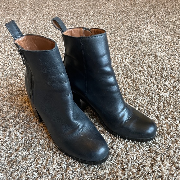 GAP | Shoes | Classic Gap Black Leather Short Boots | Poshmark